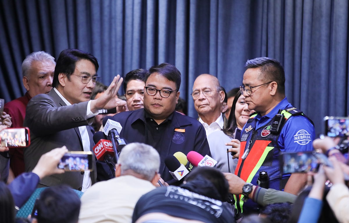 Nebrija suspended pending MMDA probe on Revilla’s supposed EDSA bus ...