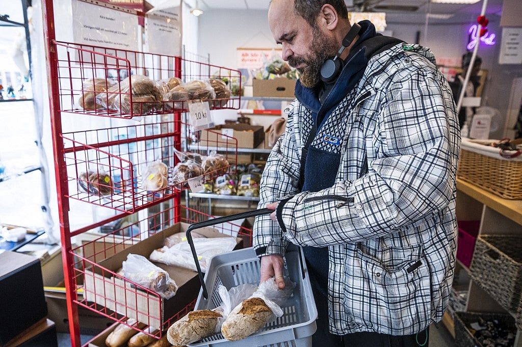 Sweden enters recession with consumers hit hard by inflation