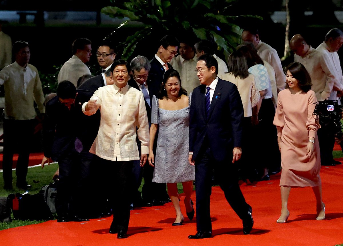 Japan First Lady visits Rizal Park, National Museum