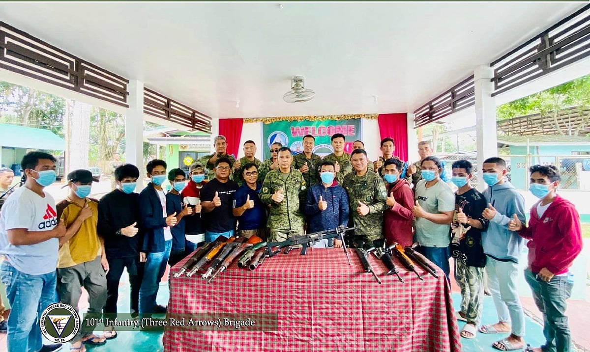 Basilan ASG members wave white flag