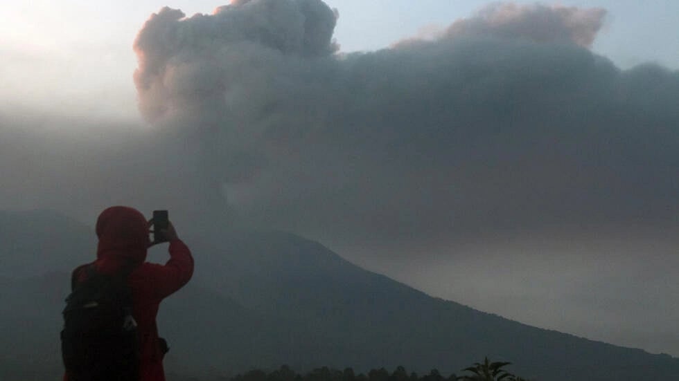 Indonesia rescuers find last missing hiker on volcano, toll rises to 23