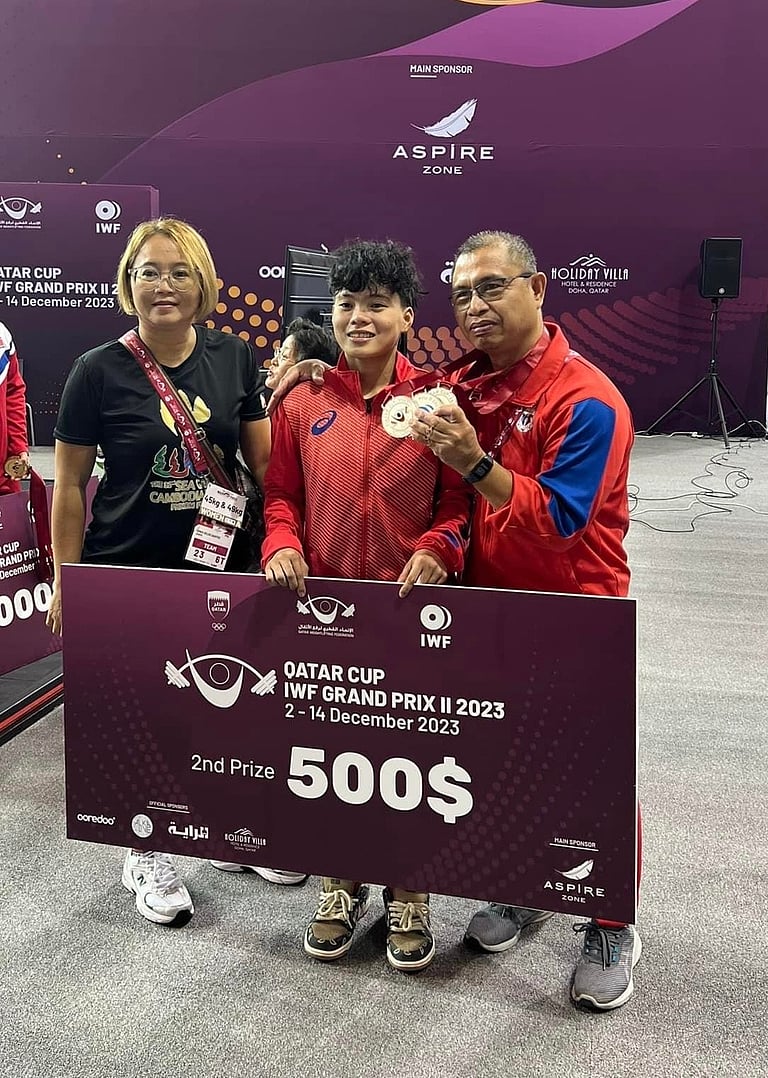 Ramos sizzles, plucks 3 silvers