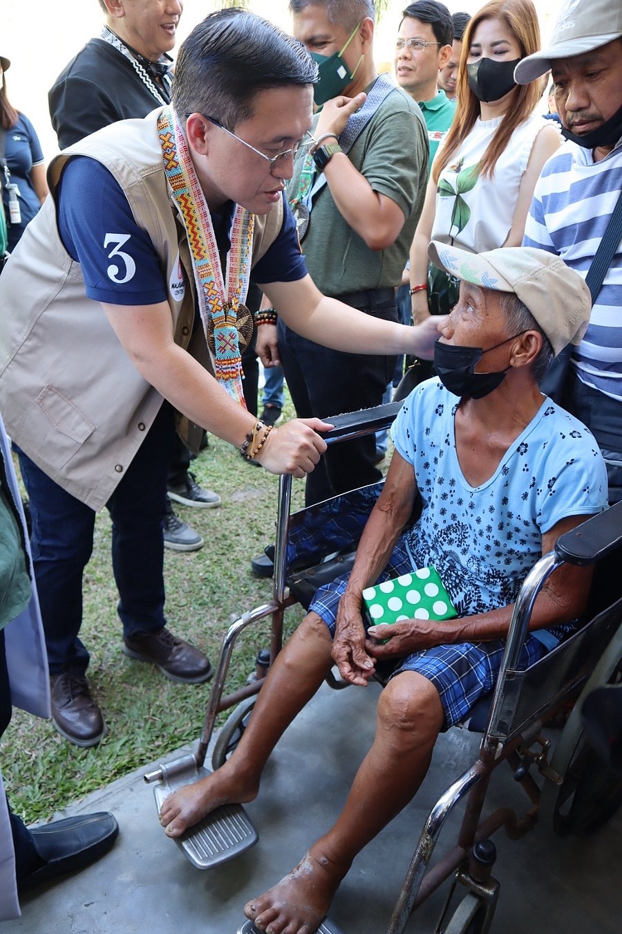 Go outreach team aids Calapan residents