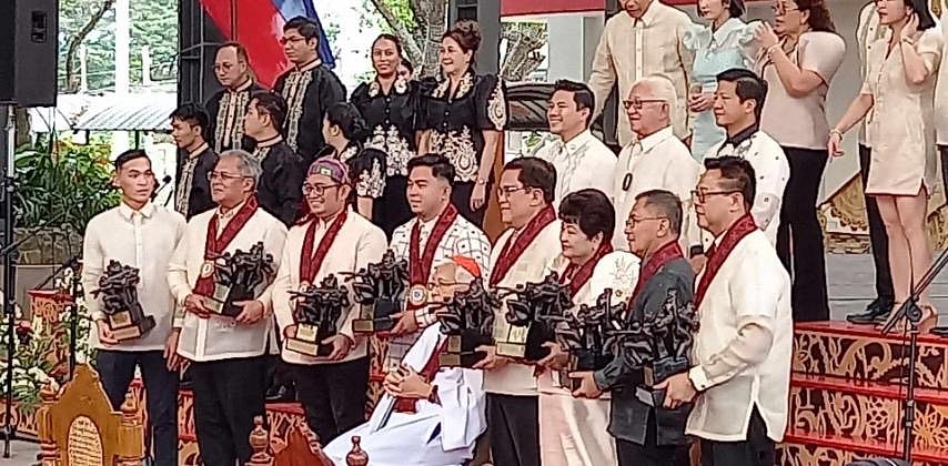 Catapang receives Int’l Integrity Prize, Dangal ng Batangan