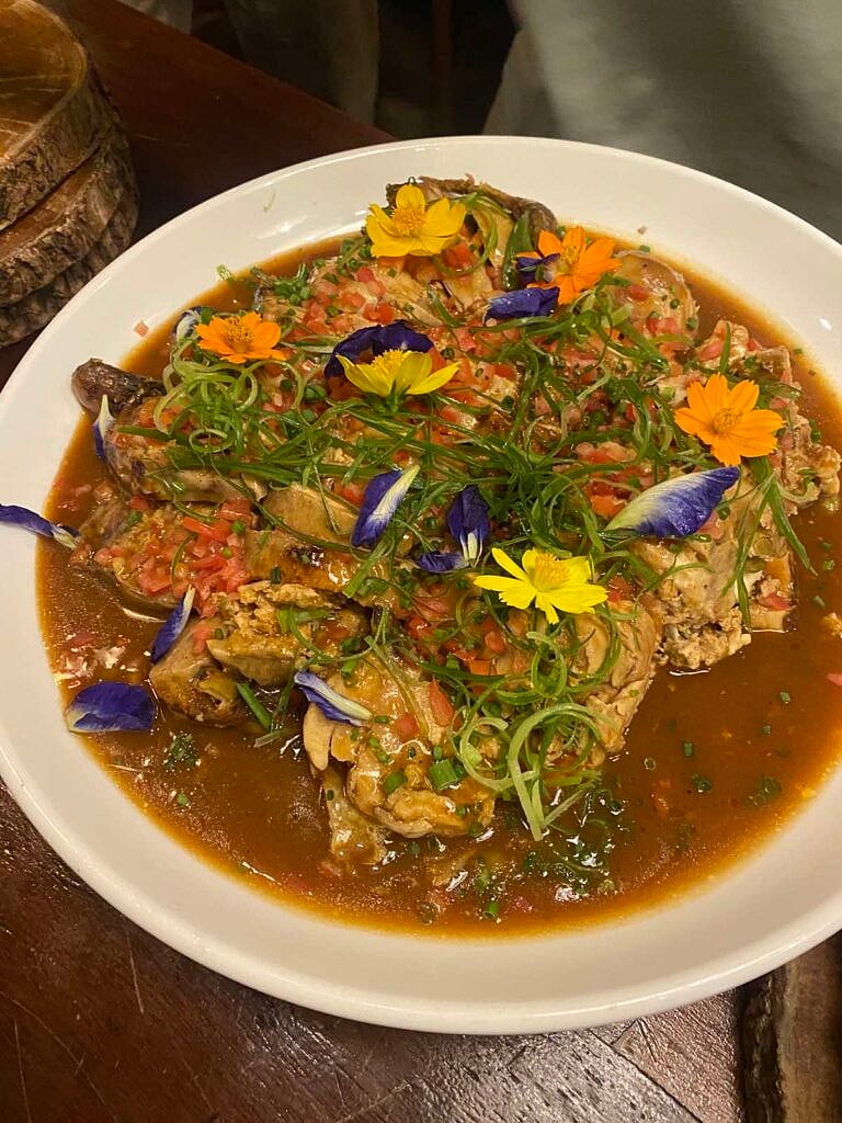 Chef Sau puts the flair (er, fleur) into Filipino food
