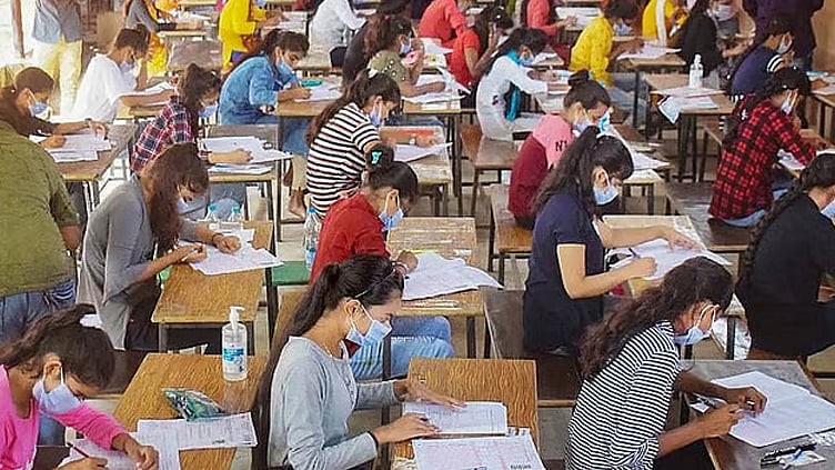 நீட் மாணவர்கள் தொலைபேசியில் மனநல ஆலோசனை பெறலாம்: அரசு அறிவிப்பு, NEET ...