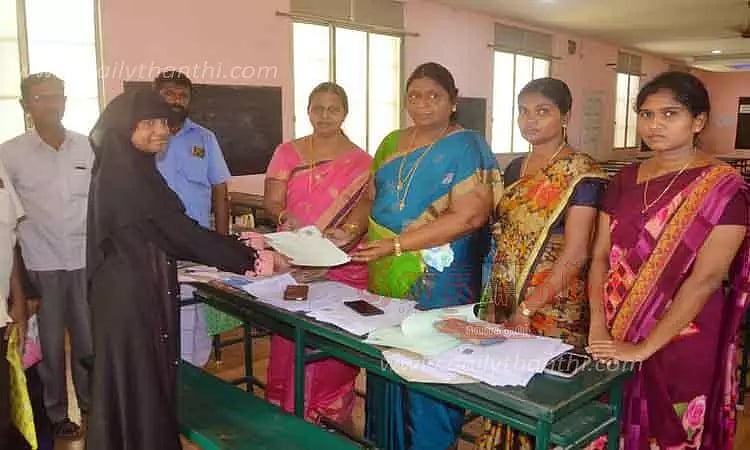 பிளஸ்-2 மாணவர்களுக்கு தற்காலிக மதிப்பெண் சான்றிதழ் வழங்கல்