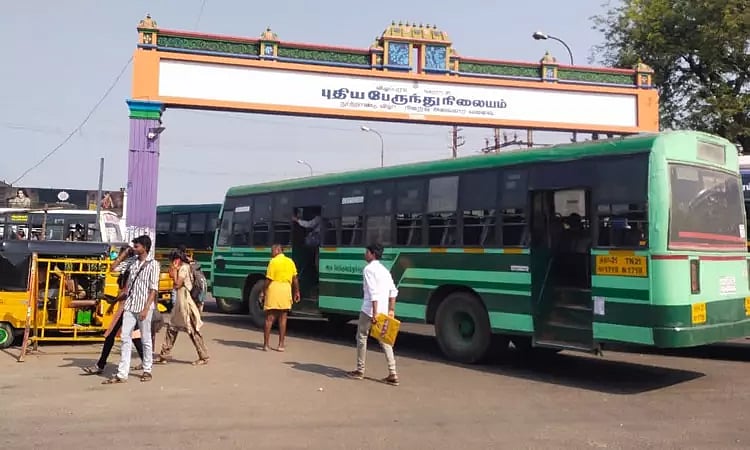 விதிகளை மீறும் பஸ் டிரைவர்களால் விபத்து அபாயம்