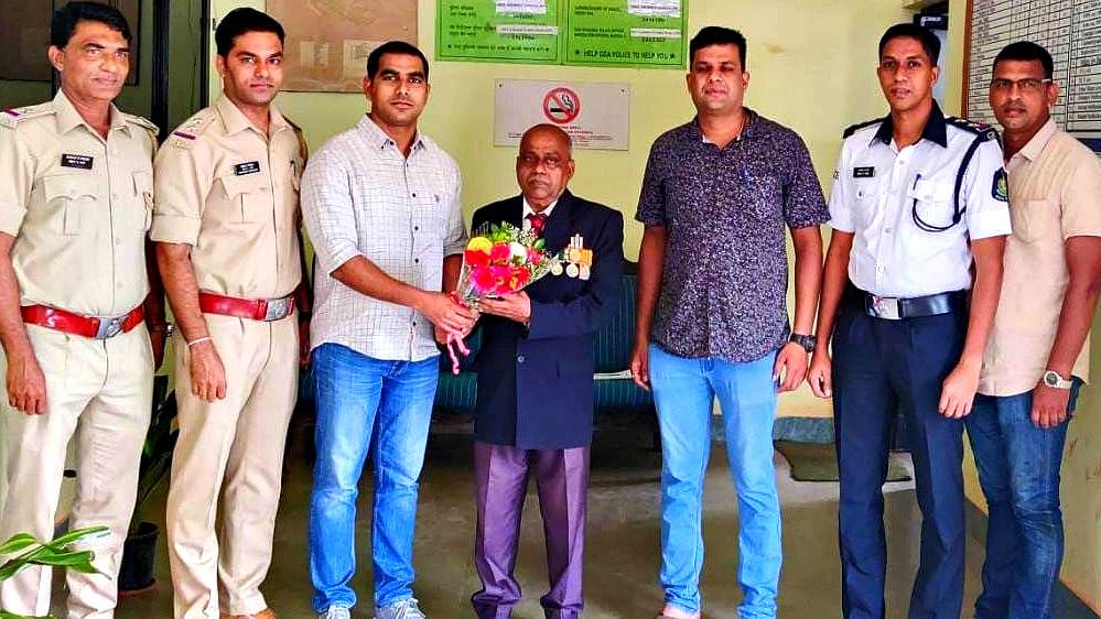 Goa Police: गृहरक्षक रवळू गांवस यांचा हणजुण पोलीसातर्फे जाहीर सत्कार