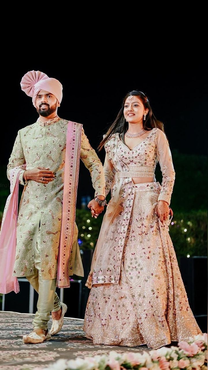 IAS couple; सृष्टी देशमुख आणि नागार्जुन गौडा लोकप्रिय IAS जोडप्याची ...