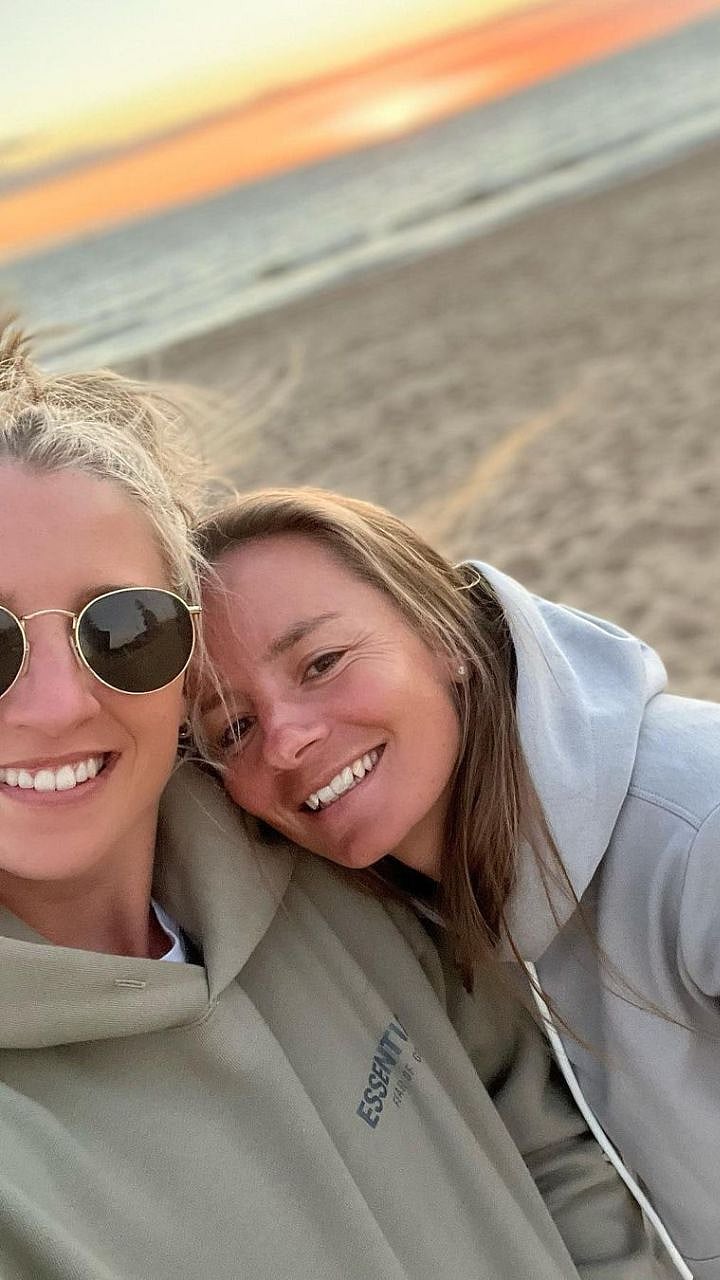 विराटला लग्नाची मागणी घालणाऱ्या डॅनिएल वॅटची गर्लफ्रेंडबरोबर एंगेजमेंट ...