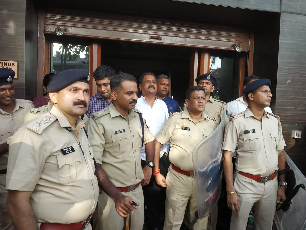 कळंगुट शिवपुतळा प्रकरणाला नवे वळण, सरपंच सिक्वेरांची पोलिसांत धाव ...