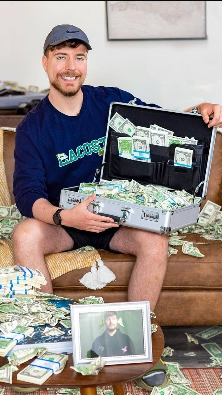 अवघ्या 25 व्या वर्षी युट्युबरने कमावले 800 कोटी|Dainik Gomantak