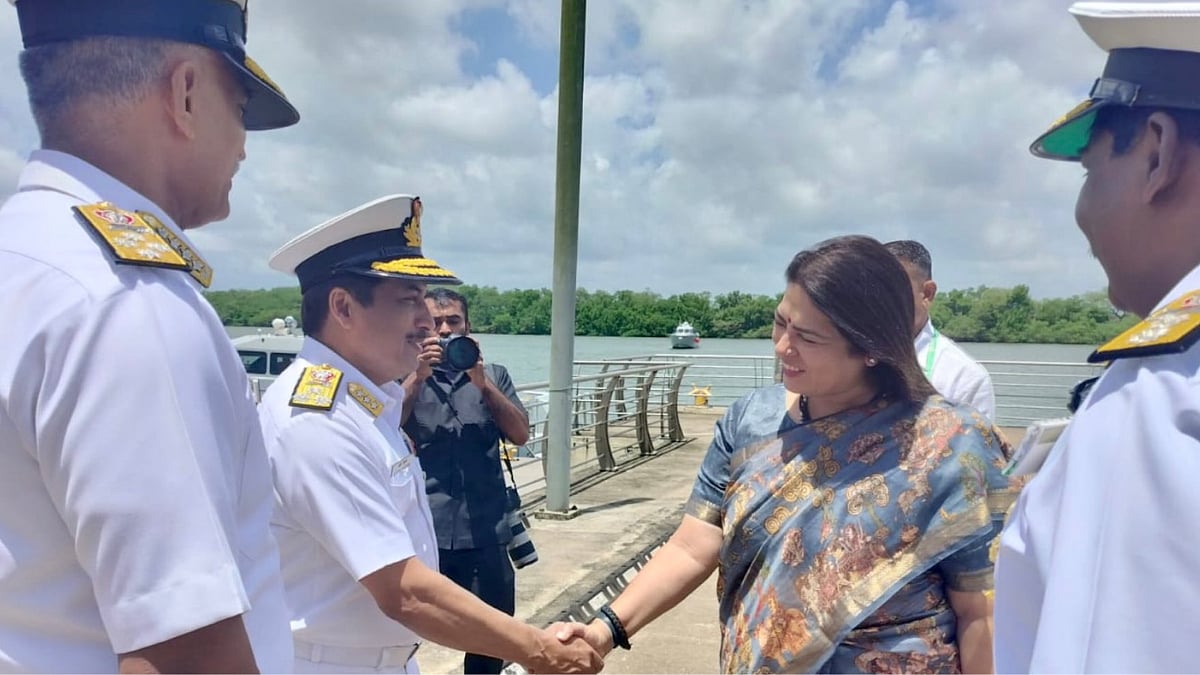 गोव्यात प्राचीन जहाजाची पुनर्बांधणी; ओल्ड गोवा जेटीवर मंत्री मीनाक्षी ...