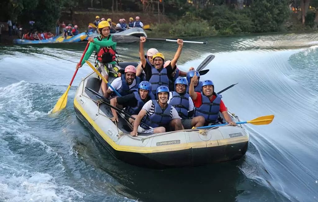 .. आता गोव्यात अनुभवा रिव्हर राफ्टिंगचा थरार!|valpoi river rafting ...