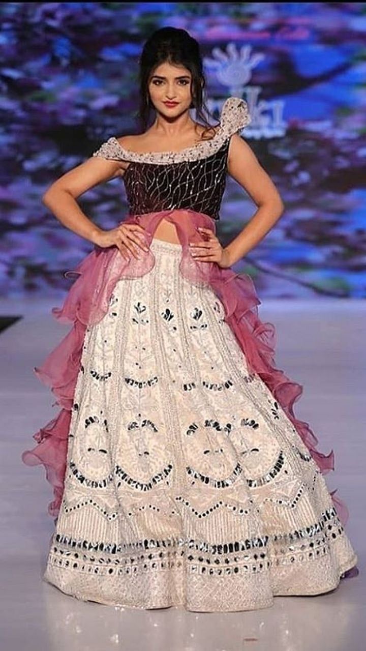 Sreeleela: श्रीलीलाचा कातिलाना अंदाज घालतोय मोहिनी, चाहते फिदा ...