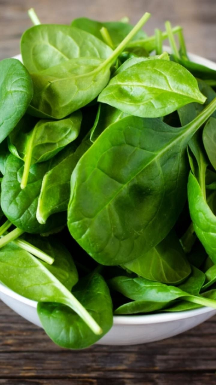 Spinach Water: वाढलेलं वजन कमी करायचंय? पालकचं पाणी उत्तम पर्याय; जाणून ...