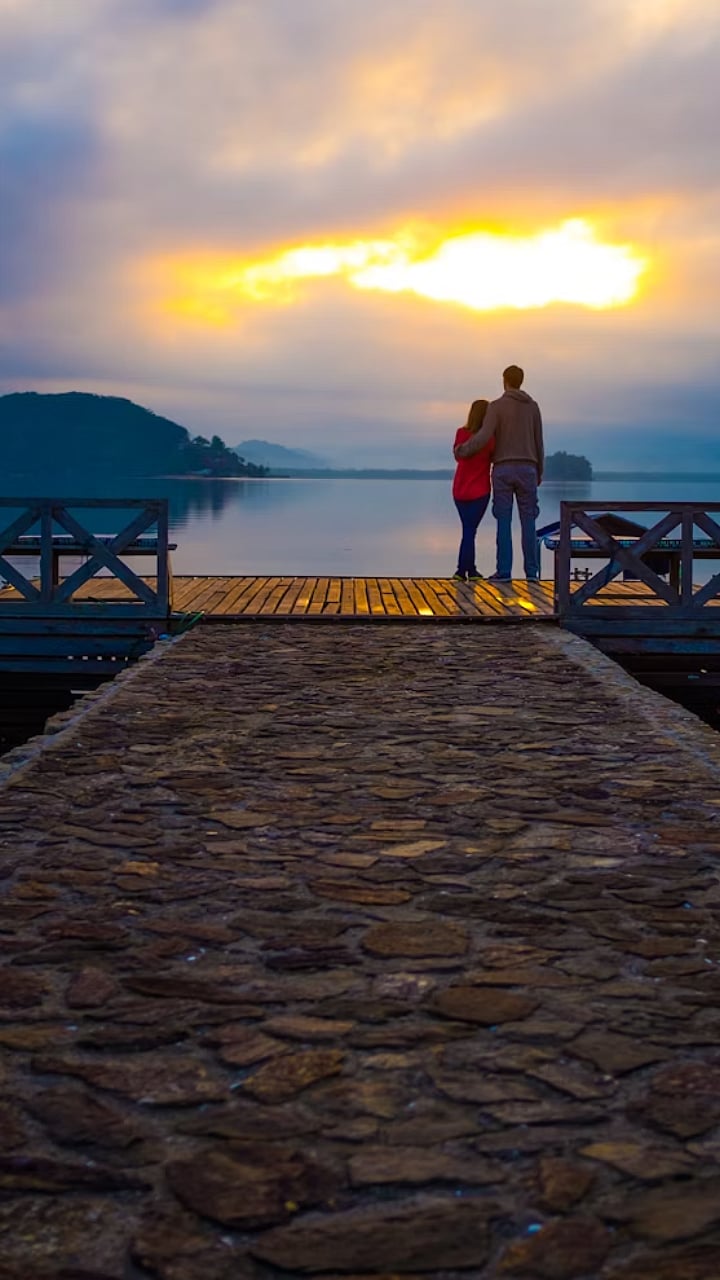 Relationship Tips: नात्यात संशयामुळे दुरावा? 'या' टिप्स फॉलो करा आणि ...