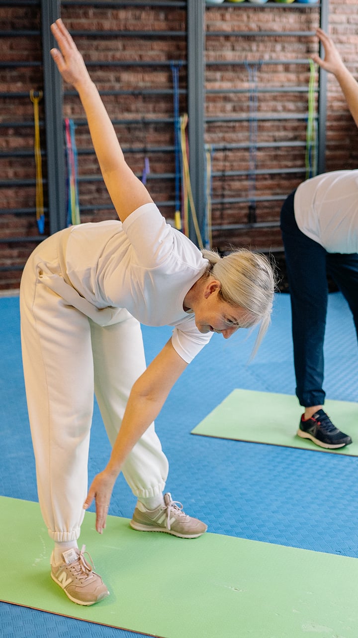 Exercises Tips: वय कितीही असो, 'या' 6 व्यायामांनी रहा कायम फिट | Dainik ...