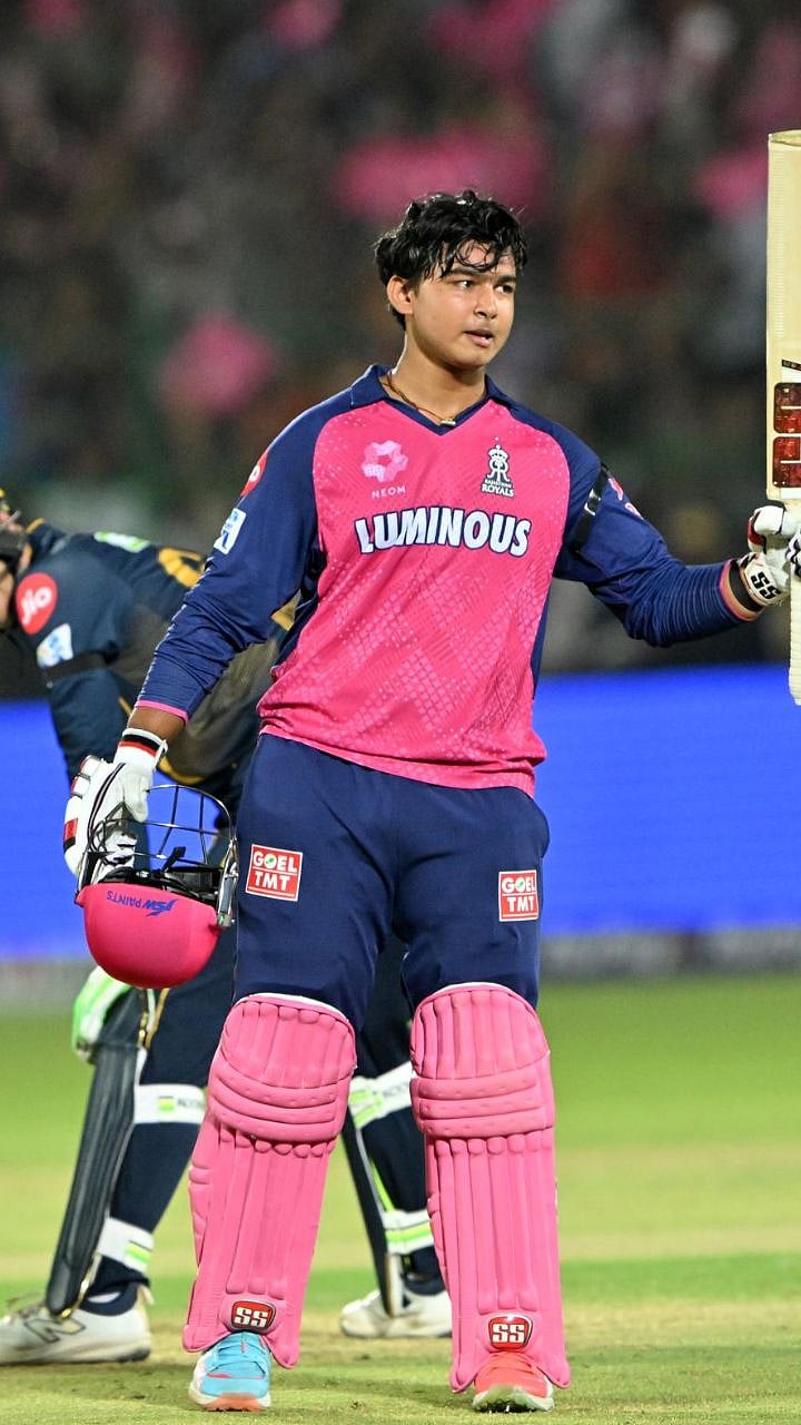 IPL: आयपीएलमध्ये सर्वात जलद शतक ठोकणारे 'हे' 5 धाकड खेळाडू माहितीयेत का ...