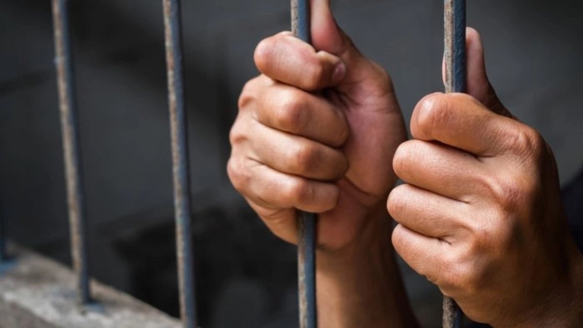 Goa HC flags mobile phones, charging points inside Colvale jail