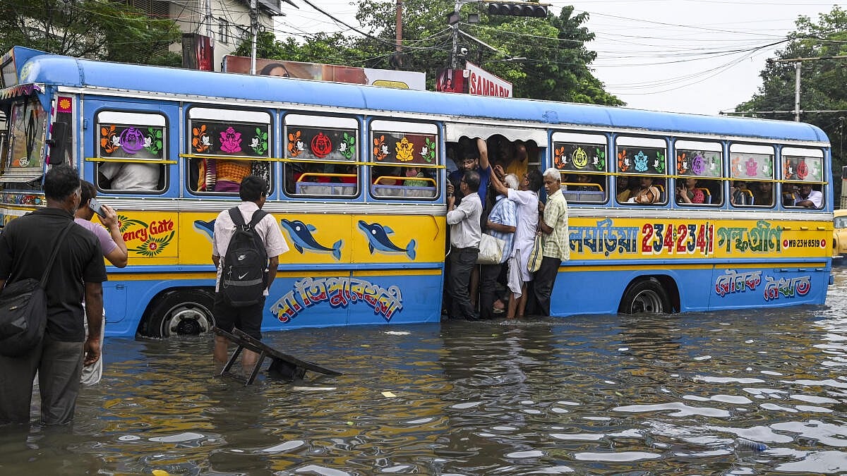 Dense cloud with 5-7 km height triggers cloudburst-like rain in Kolkata