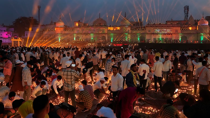Diwali 2025 Record: Ayodhya Illuminated by 26,00,000 Lamps Success