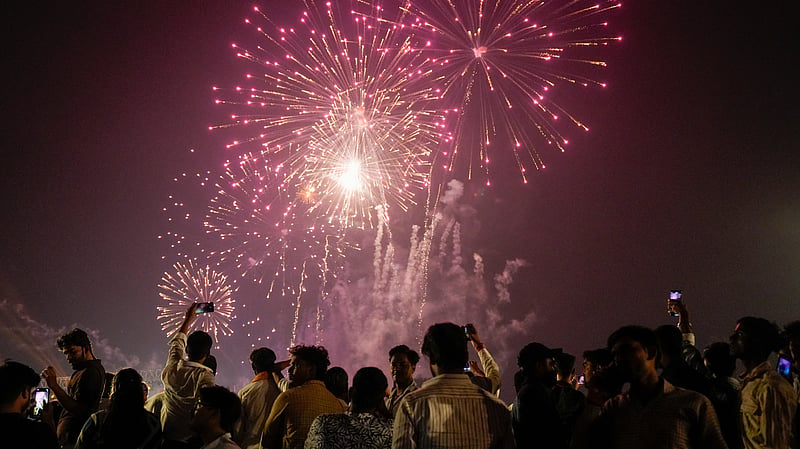 Diwali 2025 Record: Ayodhya Illuminated by 26,00,000 Lamps Success