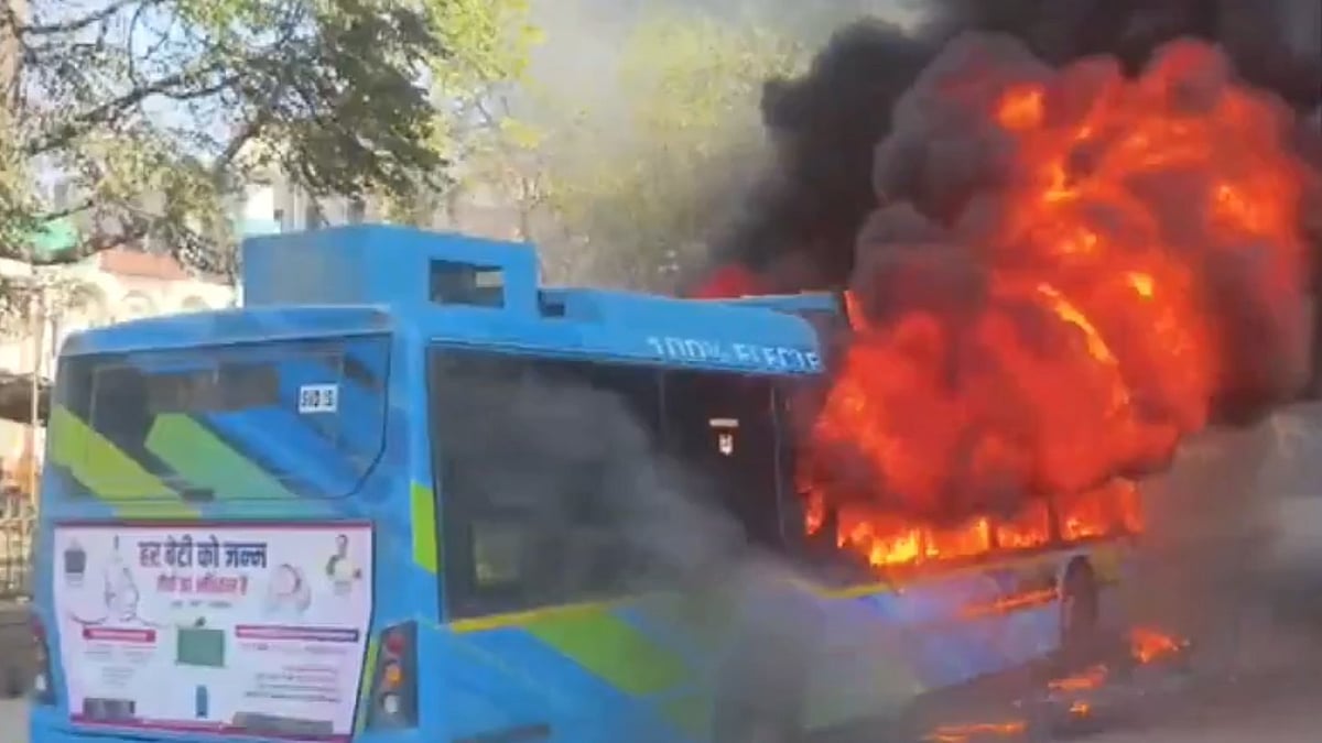 Delhi bus fire: DTC electric bus catches blaze on Mehrauli-Badarpur Rd
