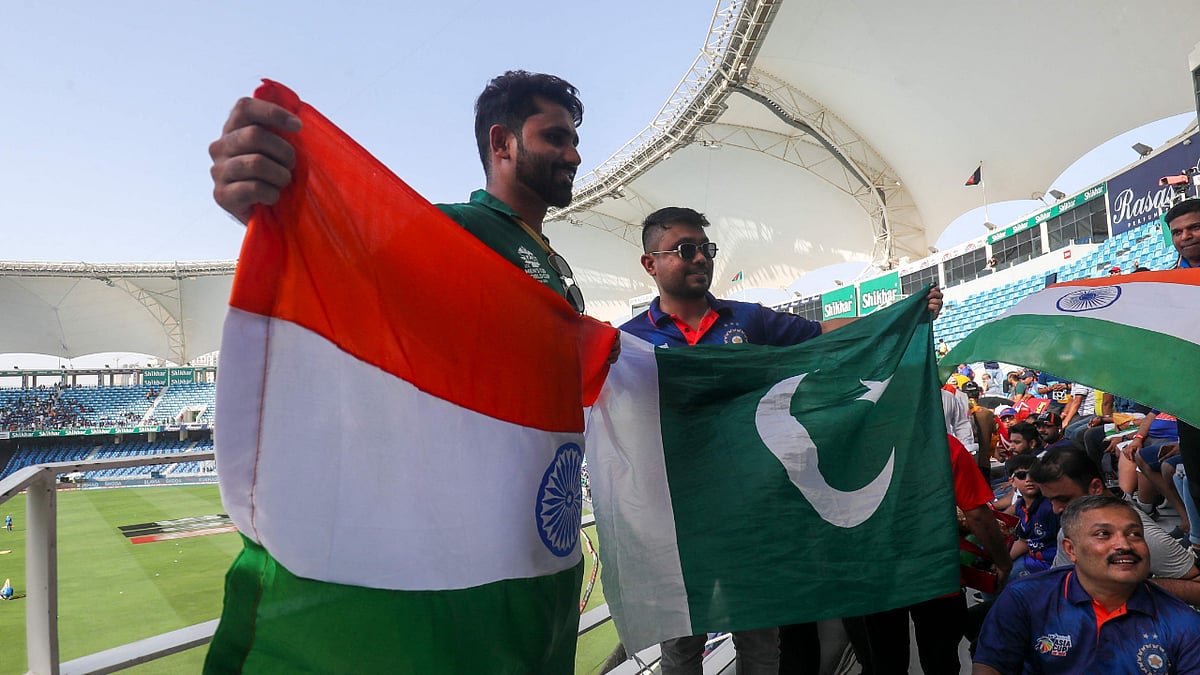 News Highlights: KL Rahul out in 28 runs