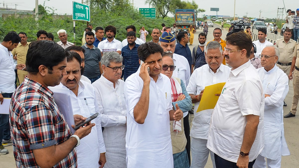 Delegation of Haryana Congress stopped from entering affected villages ...