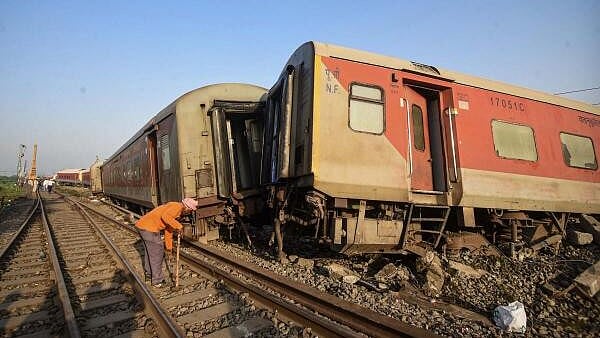 Bihar train accident highlights: Preliminary probe suggests fault in ...