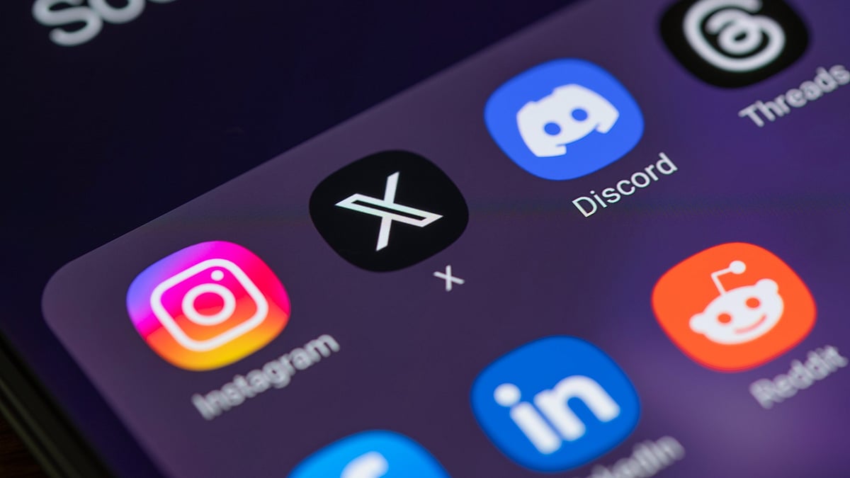 Meta and X subscriptions offer users little play for pay