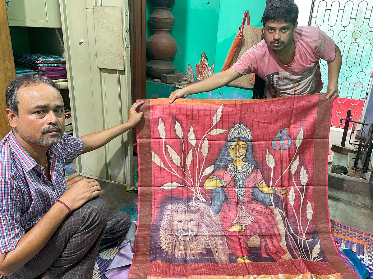 Unfolding Bishnupur’s silk saris