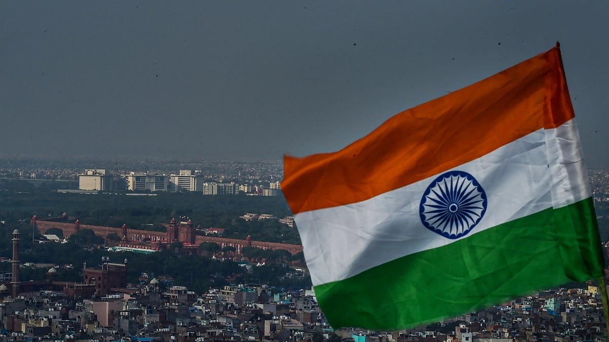 Tricolour, saffron flags to be unfurled in Maharashtra forts on ...
