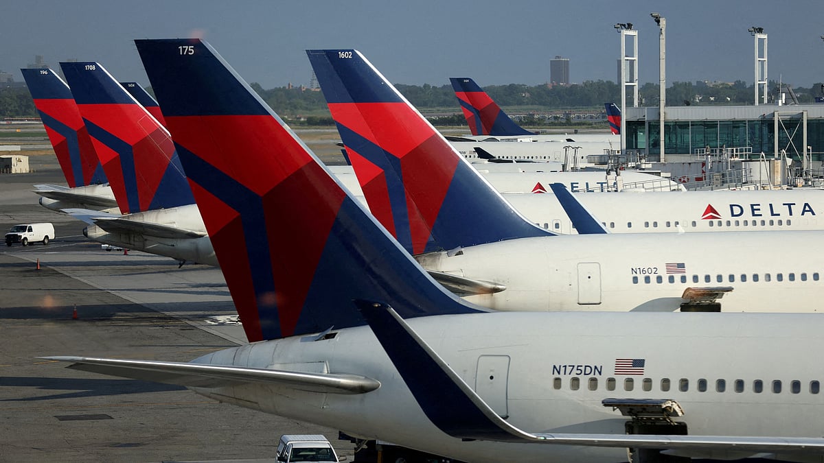 Delta Air Lines Boeing 757 lost nose wheel before takeoff, FAA says