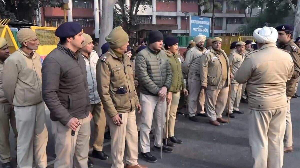 Mob vandalises gurdwara president's car over 'removal' of Bhindranwale ...