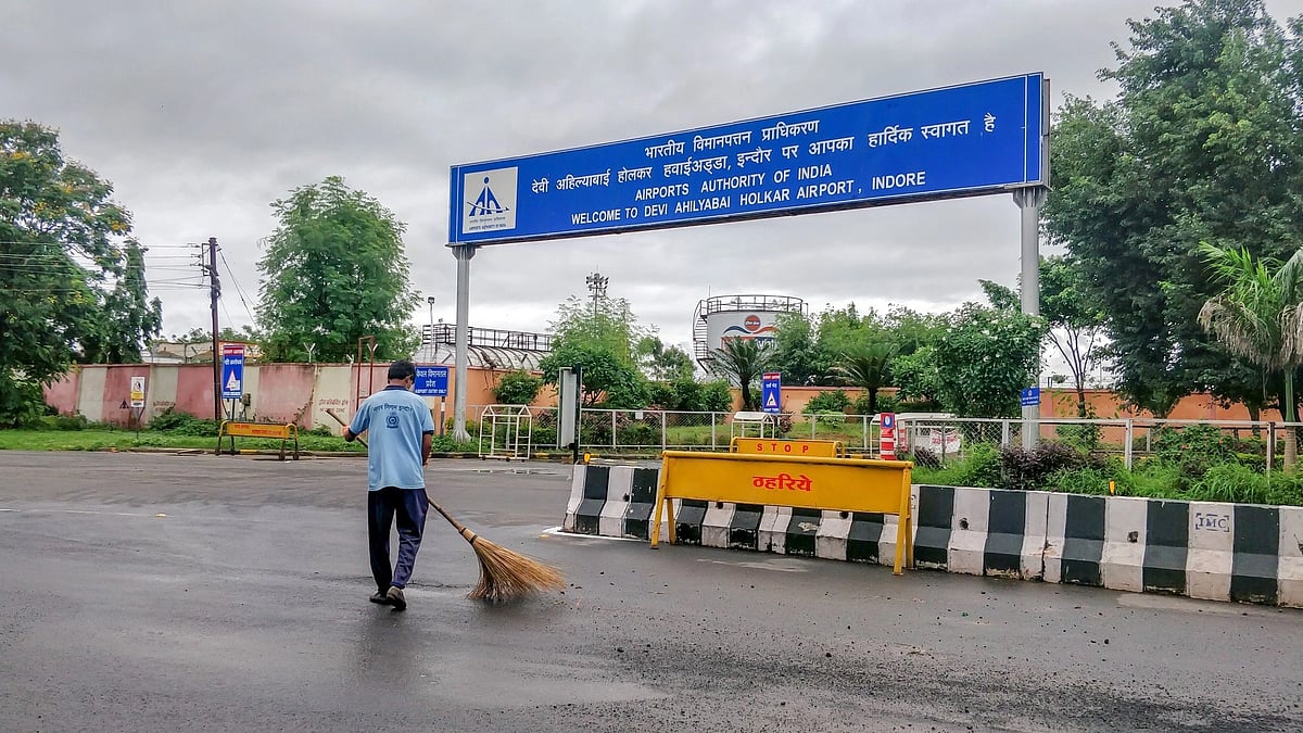 Cleanest city Indore gets 100 electric garbage collection vehicles to ...