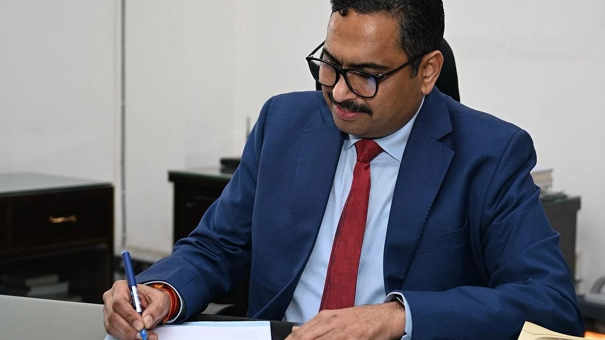 Sanjay Jaju assumes charge as Information and Broadcasting secretary