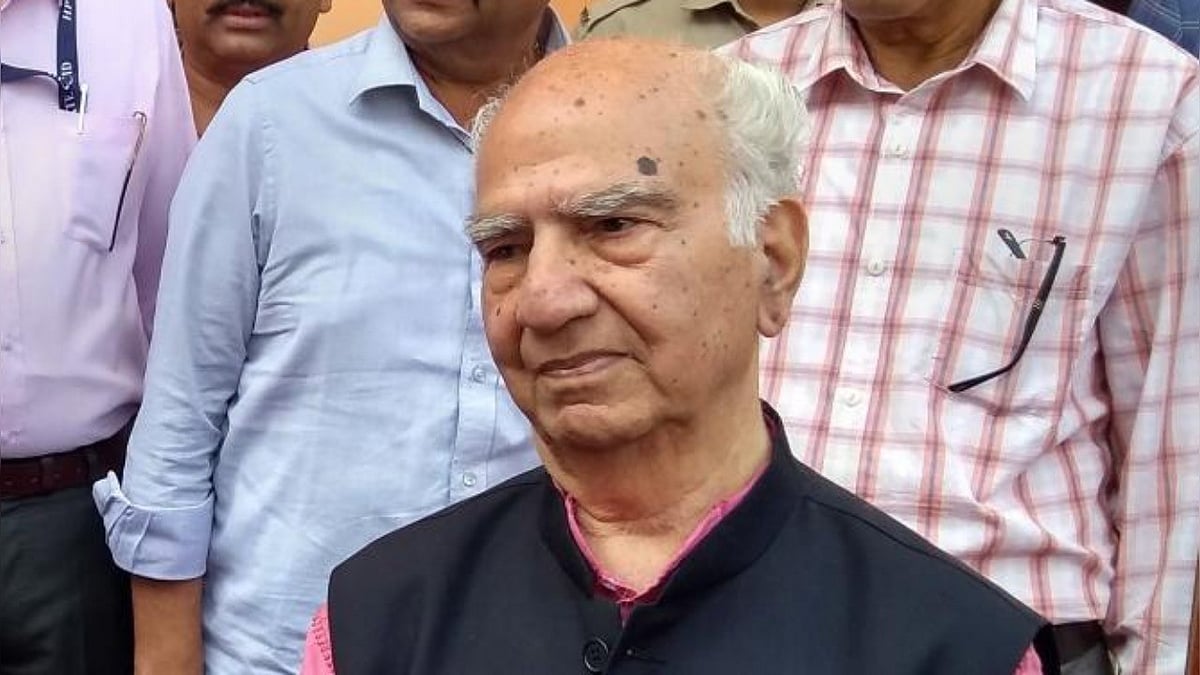 Former HP CM Shanta Kumar rues state of politics, targets own party too
