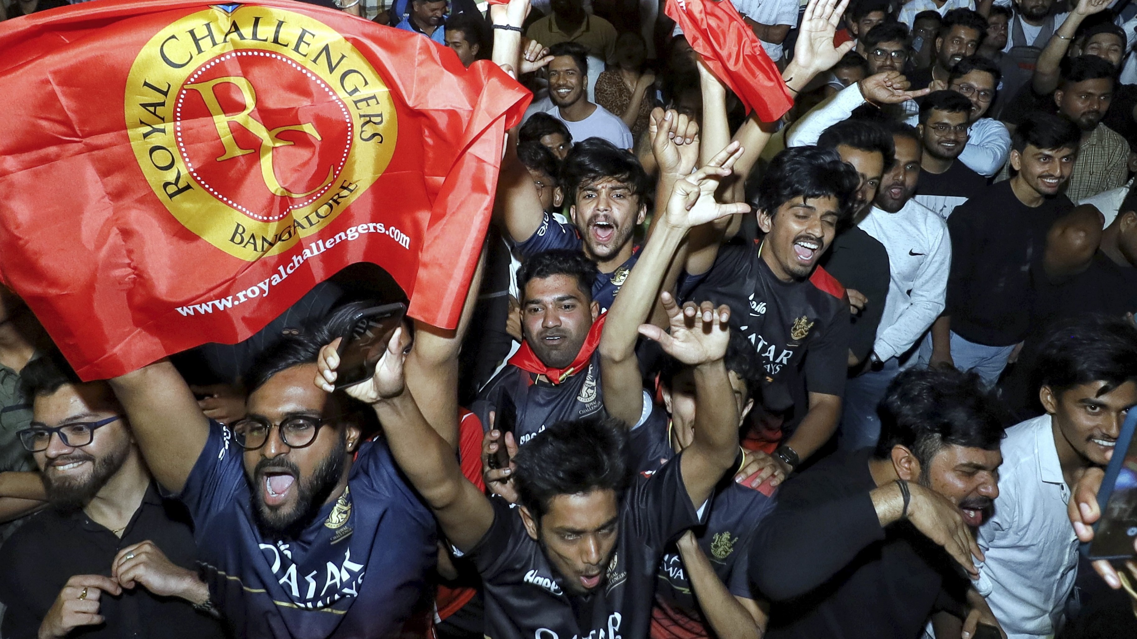 WPL 2024: Fans throng Bengaluru streets to celebrate RCB's first-ever ...