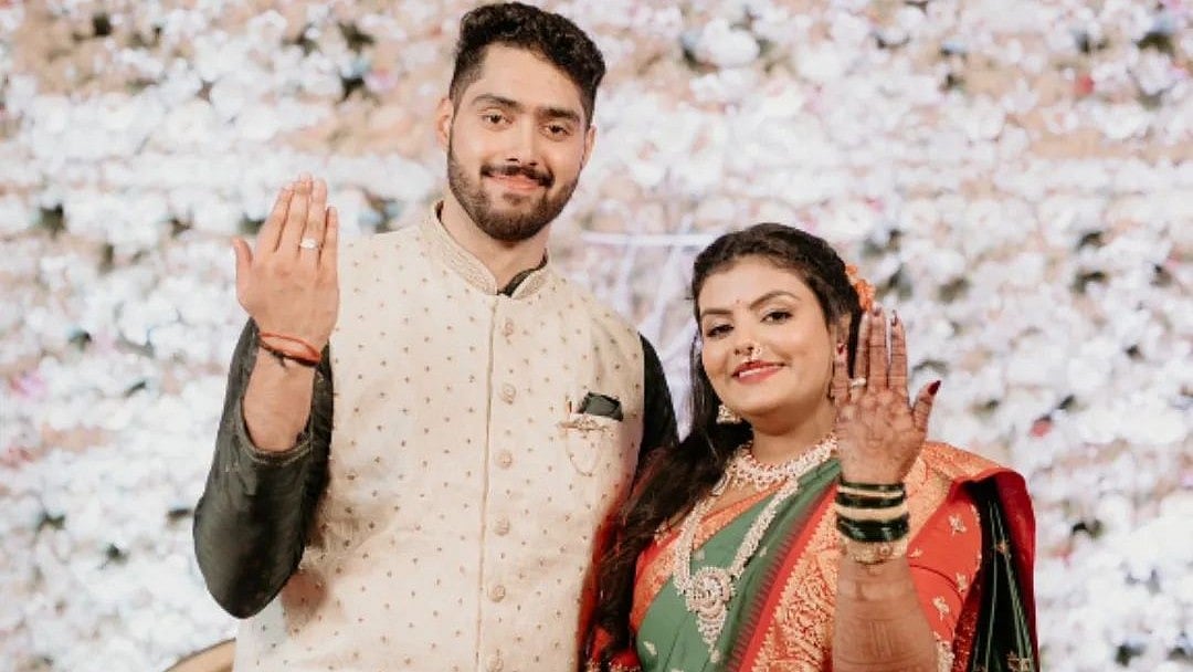 Marathi actor Tejashree gets engaged to her beau Rohan Singh