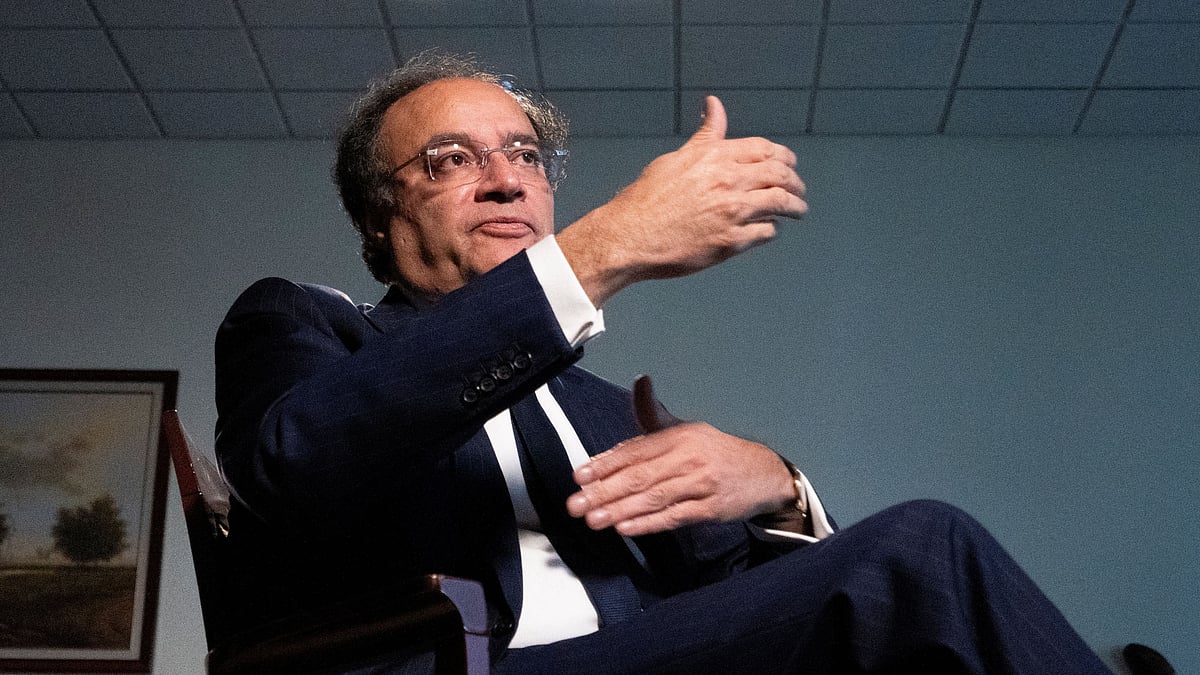 Cash-strapped Pakistan makes formal request to IMF for another bailout ...