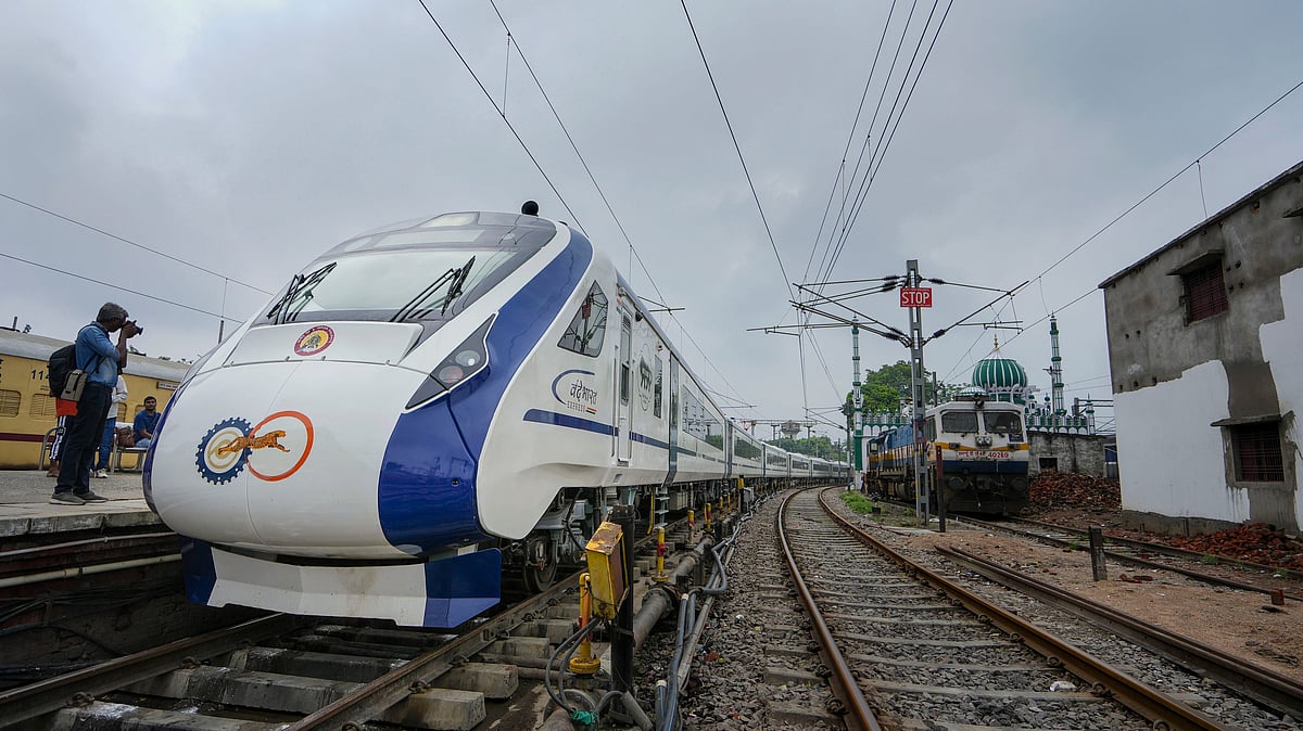 Railways plans to roll out new-age Vande Metro, trials to begin in July ...