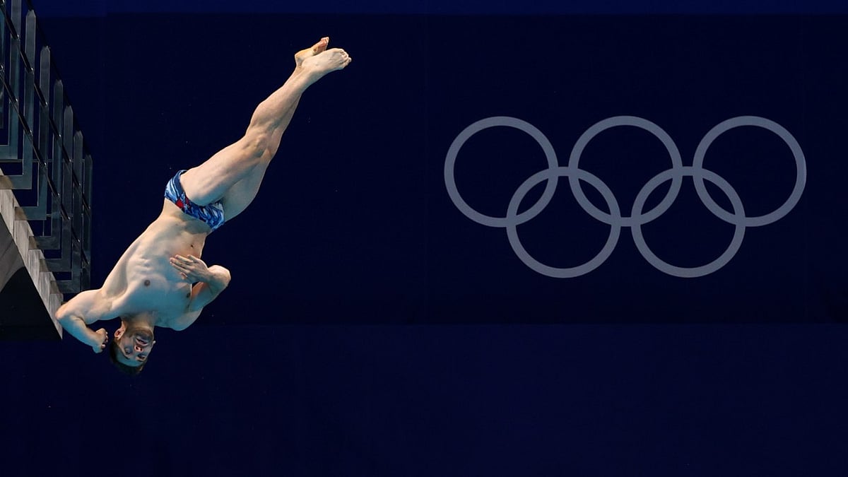 French faux pas: Olympics diver takes tumble during inauguration ...