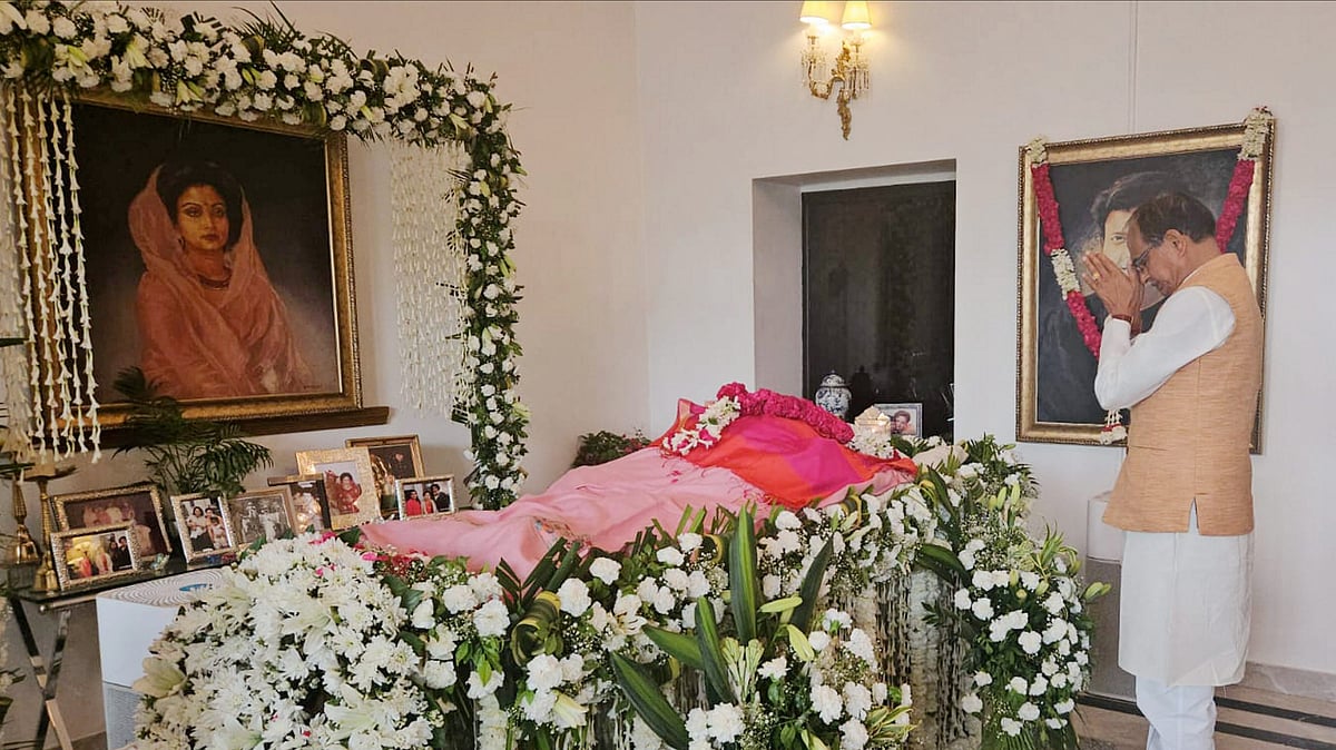 Madhavi Raje Scindia's mortal remains brought to Gwalior from Delhi for ...