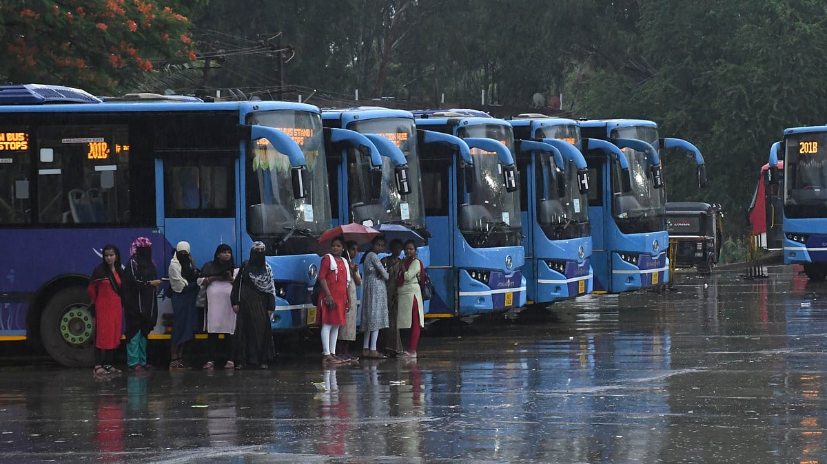 KSRTC Bus Collides with Parked Truck on NH-48, Three Dead near Gundenahalli
