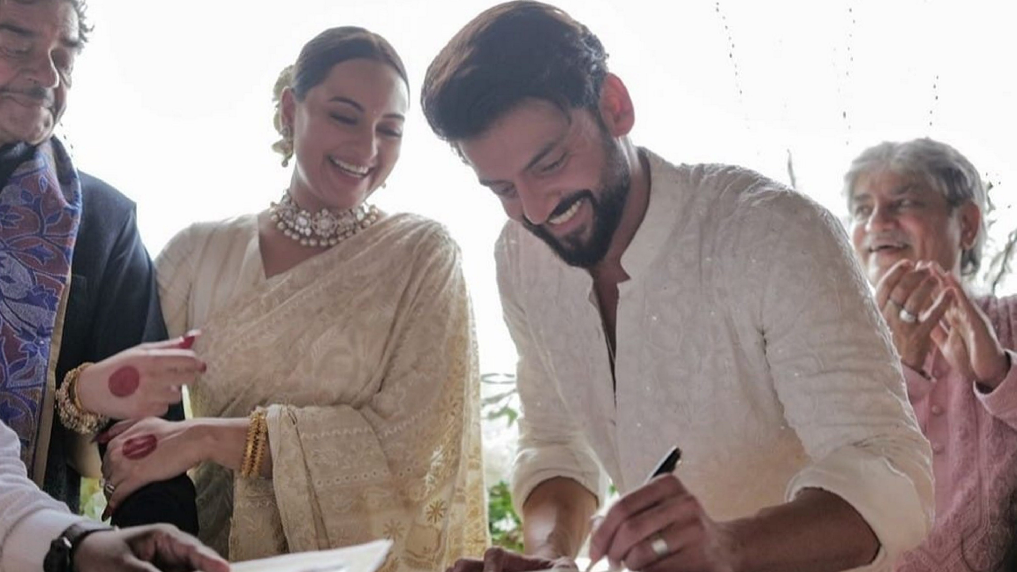 Sonakshi Sinha weds Zaheer Iqbal in a private ceremony; Pics viral