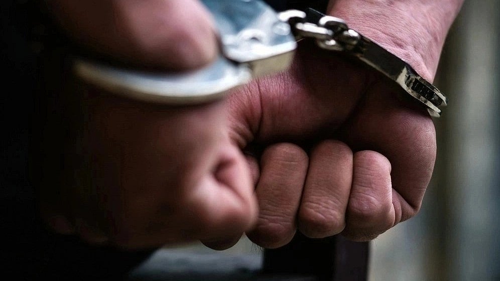 CBI arrests customs superintendent in Mumbai