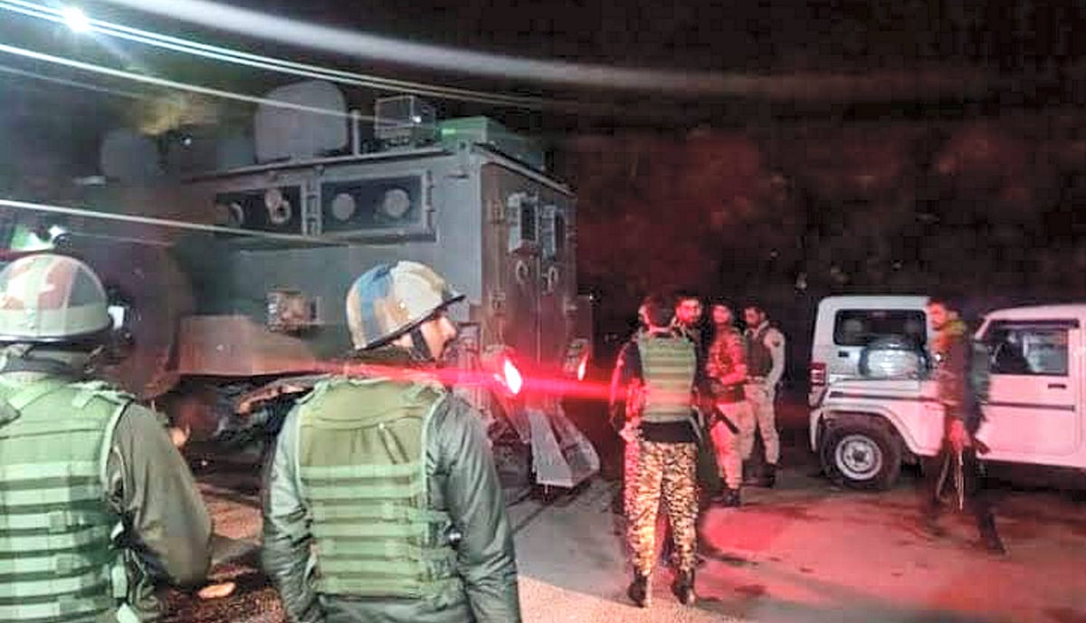 3 policemen, 2 terrorists killed in encounter in J&K's Kathua